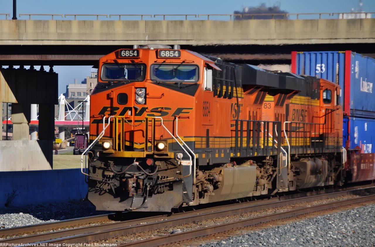 BNSF 6854